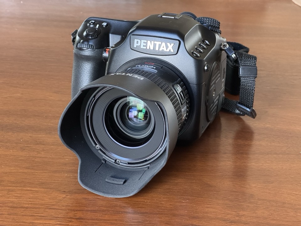 Count 372 Pentax 645D Kodak CCD Digital Camera with Pentax-D FA 55mm F ...