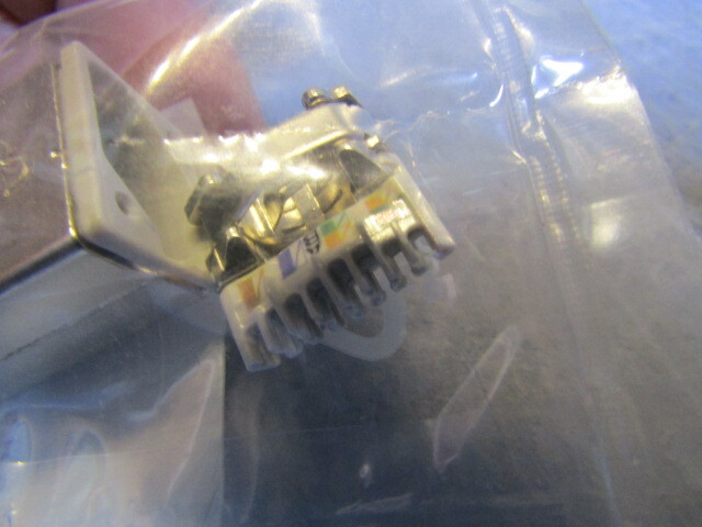 Siemon Z6A-S01 Copper Outlet ZMAX Shielded Cat6A RJ45 Hybrid Black ...