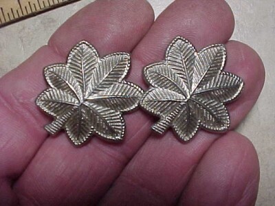 From collectors estate-Nice pair of US Army Major uniform pins insignia ...