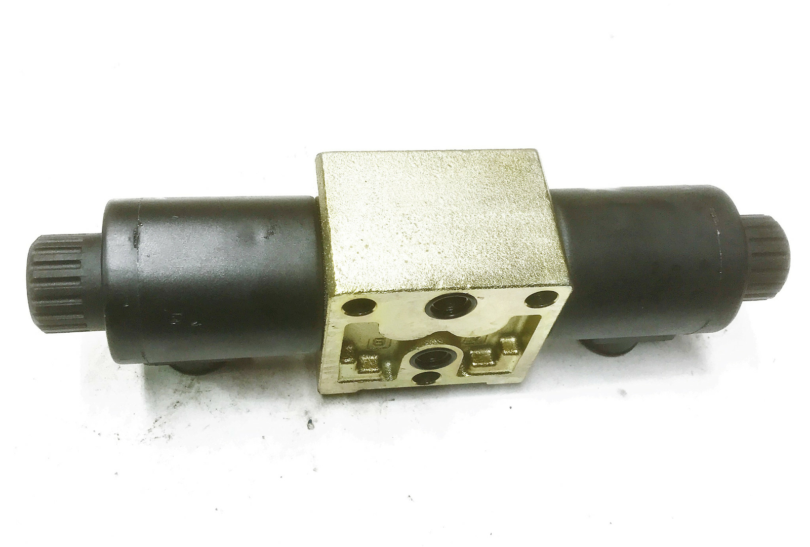 LC Oil Control Group Valve L8611B201OB0130 NOS | eBay