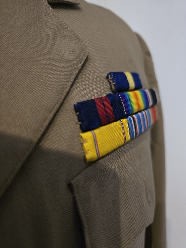 WWII Navy Captain Or Admirals Uniform With Sewn 1/2" Ribbons DSM Haiti ...