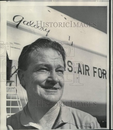Press Photo Leo Sullivan, chief test pilot for the Lockheed-Georgia Co ...