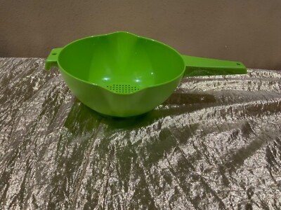 New Small Tupperware Colander/Strainer 1Q Beautiful Green Color | eBay