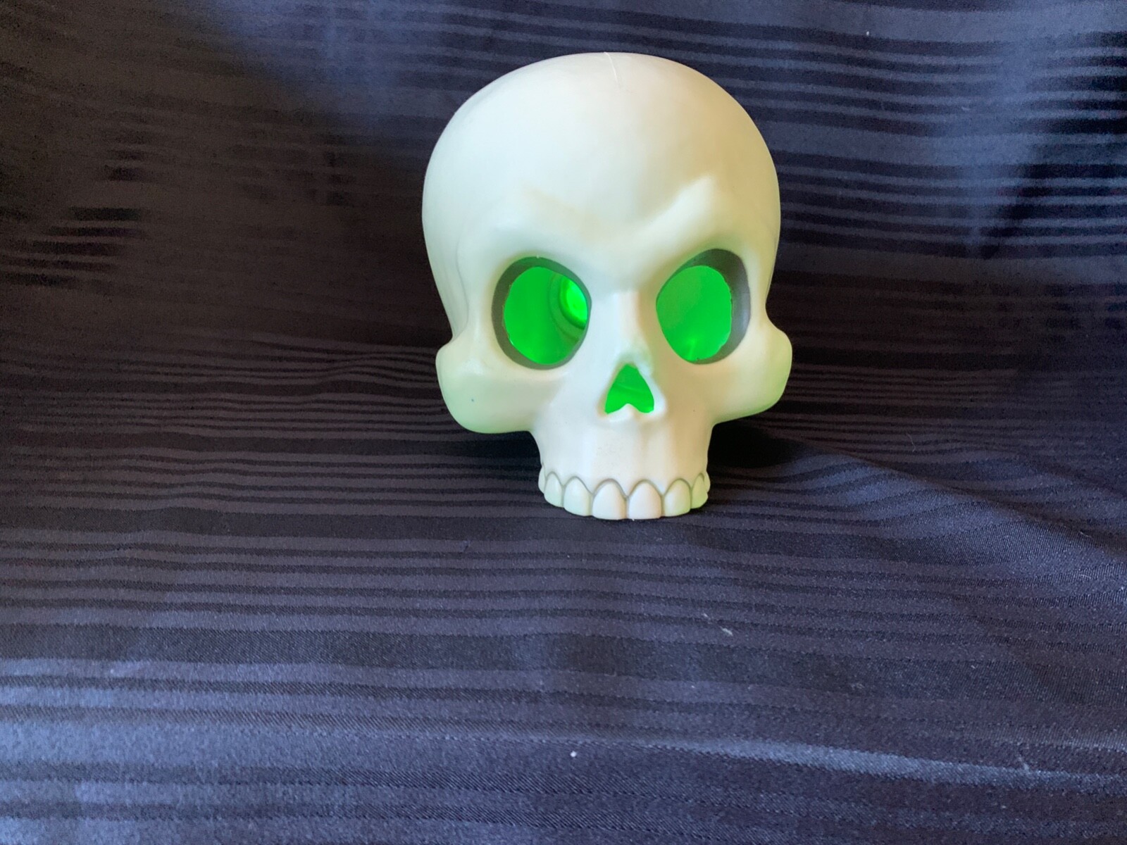 Target HYDE AND EEK LED COLOR CHANGING SKULL Led Light HALLOWEEN ...