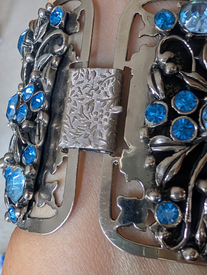 Magnificent SPARKLING BLUE Vintage Rhinestone Floral Panel Bracelet ...
