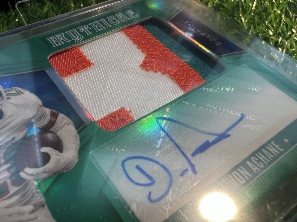 2025 Panini Phoenix Mythical De'Von Achane #MMA-DAE /25 Auto TRI COLOR ...