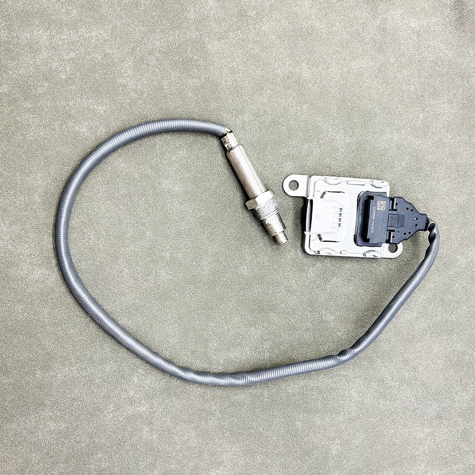 2X Outlet Inlet Nox Sensor For Volvo Truck 22303390 22303391 D11 D13 ...