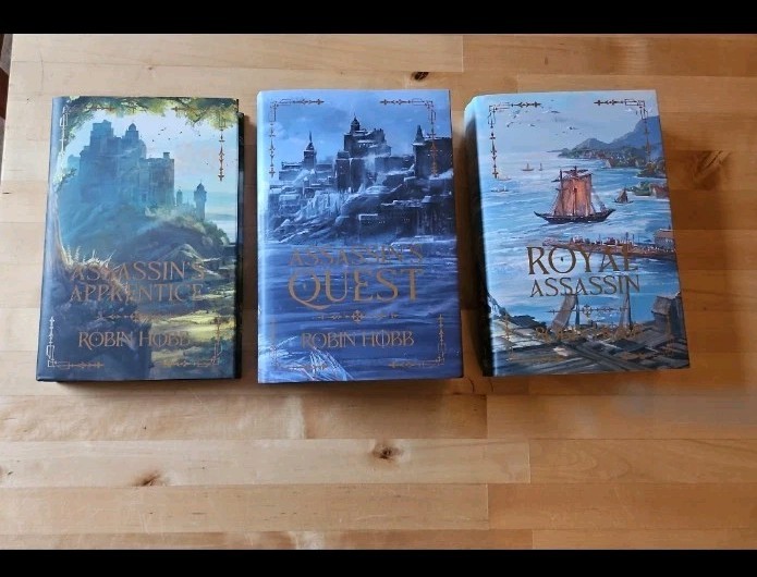 Robin Hobb - Farseer Trilogy - Illumicrate 10th Anniversary Edition | eBay