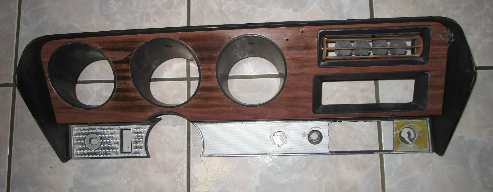 1970-72 PONTIAC GTO Le MANS T-37 GT-37 A/C DASH BEZEL WITH CENTER VENT ...