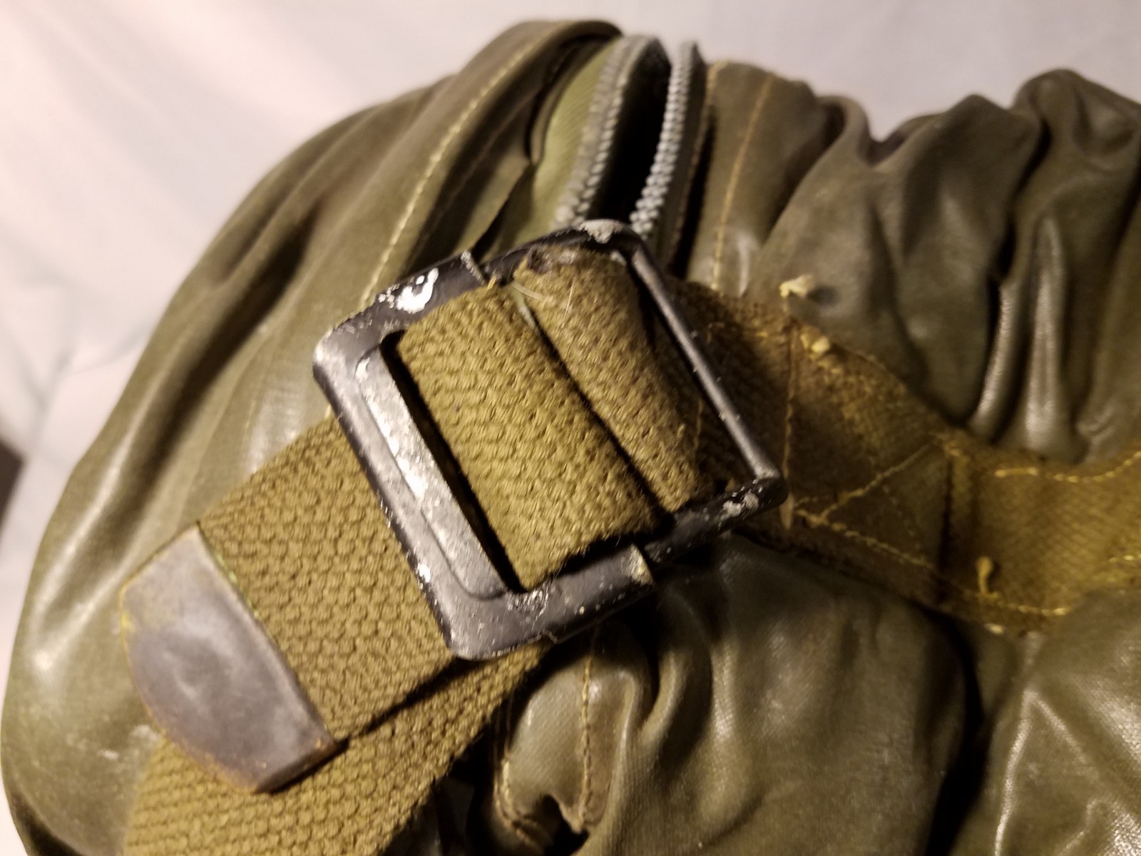 VINTAGE US ARMY WATERPROOF COVER 1953 DEFECT WORN HARD TO UNZIP & RUSTY ...