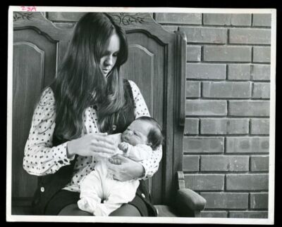 1970 SALLY FIELD & SON PETER CRAIG Vintage Original Photo THE FLYING ...