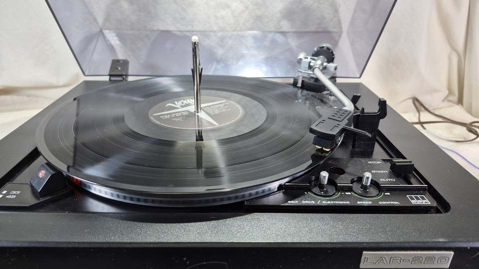 RADIO SHACK REALISTIC / BSR LAB 220 FULLY AUTOMATIC TURNTABLE, PLAYS ...