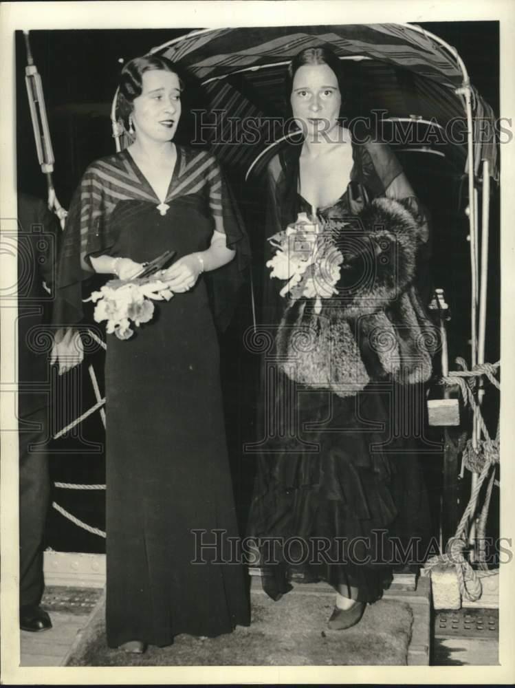 Gloria And Thelma Morgan Remembering Gloria Vanderbilt Interview