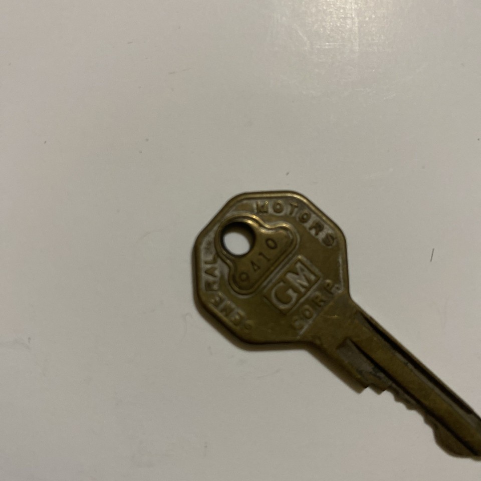 Vintage GM General Motors Key D-R Corp Numbered Briggs & Stratton Knock ...