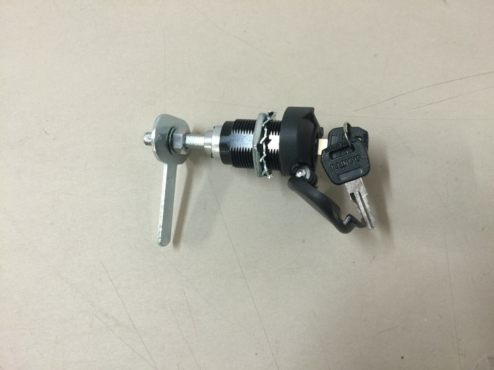 Illinois Lock UTE LID CANOPY Rear Window Glass Lock Handle Locking 2 ...