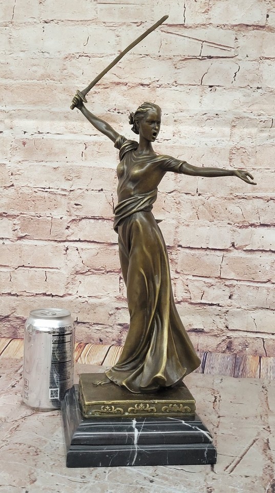 The Motherland Calls – Iconic Sword-Wielding Female Russian Statue ...