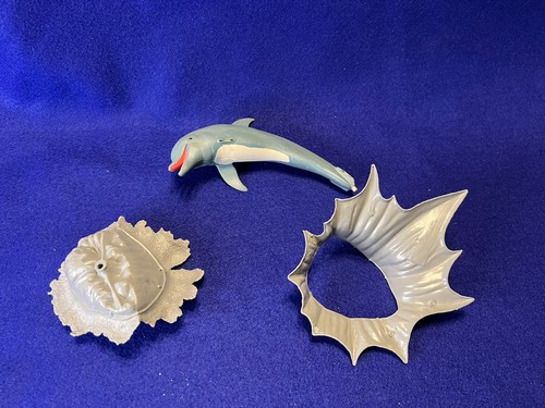 Model Kits Incomplete Flipper and Sea Quest's dolphin "Darwin ...