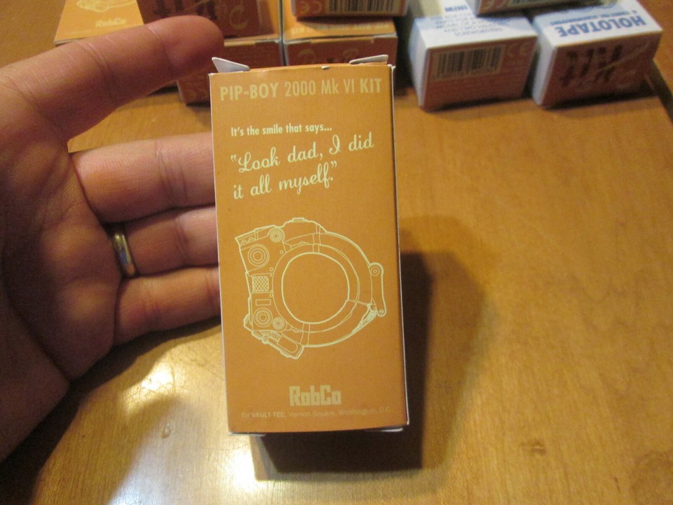 Fallout Pip-Boy 2000 MK VI Holotape Mini Building Kit + Random Card NEW ...