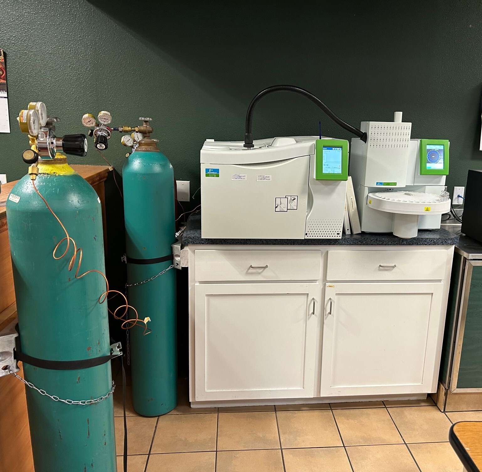 Perkin Elmer Clarus 580 gas chromatograph w Turbomatrix HS40 ...