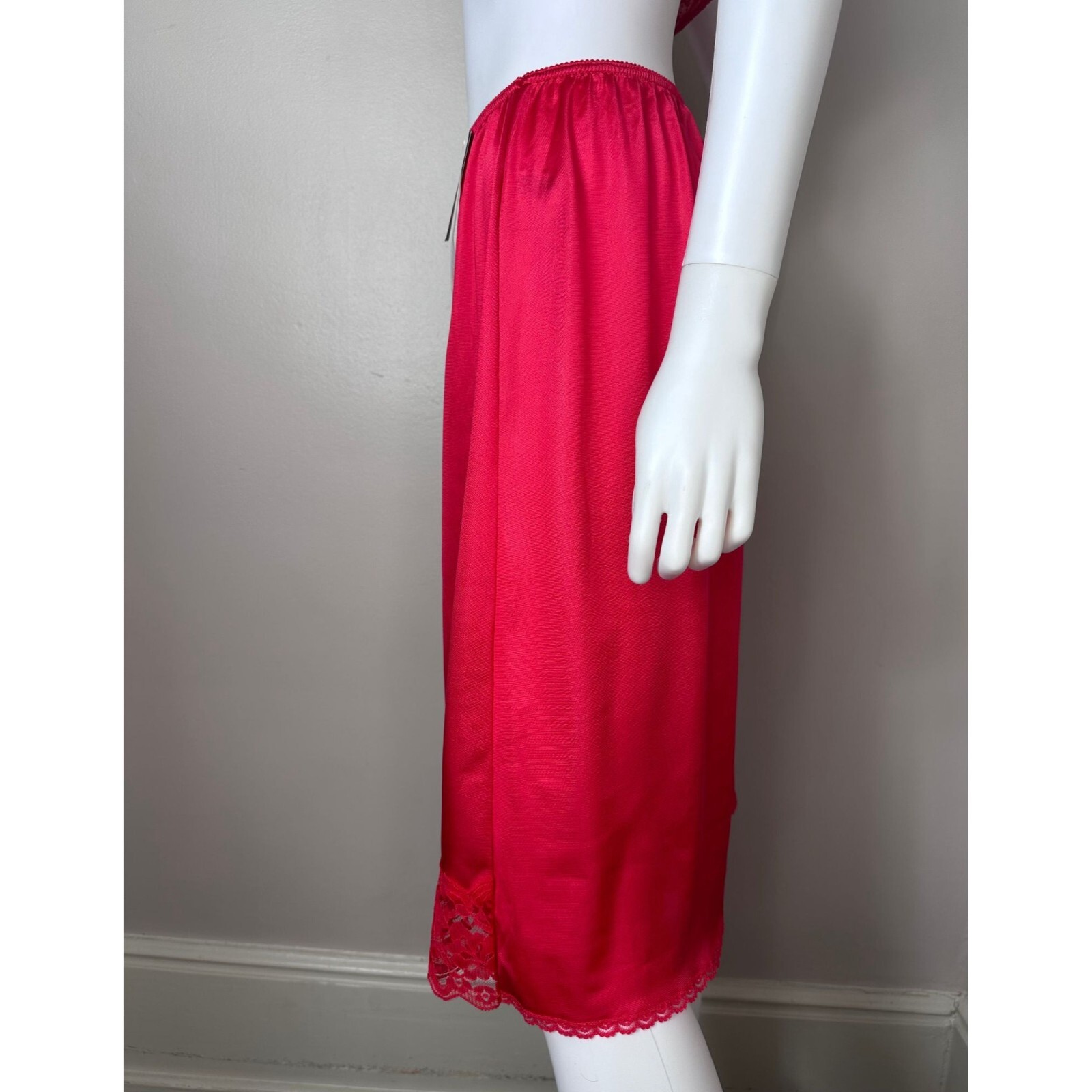 Vintage 1980s Red Half Slip 80s Stellar Foundations D… - Gem