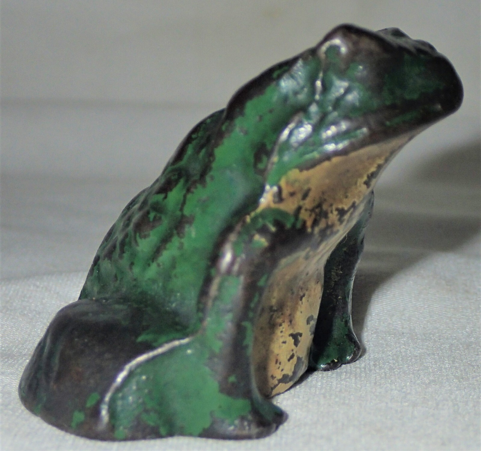 ANTIQUE 2 " CAST IRON ORIGINAL GREEN PAINT PRIMITIVE FROG TOAD DESK ...