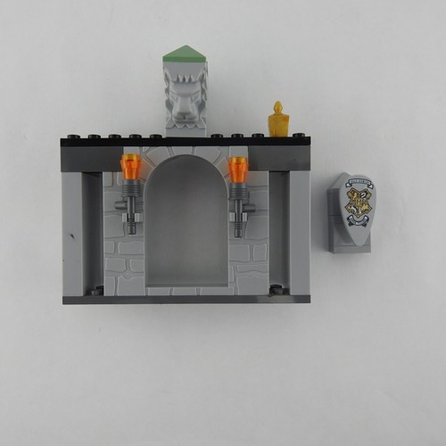 LEGO Set 4705 Harry Potter Replacement Parts Doorway Hogwarts Sheild | eBay