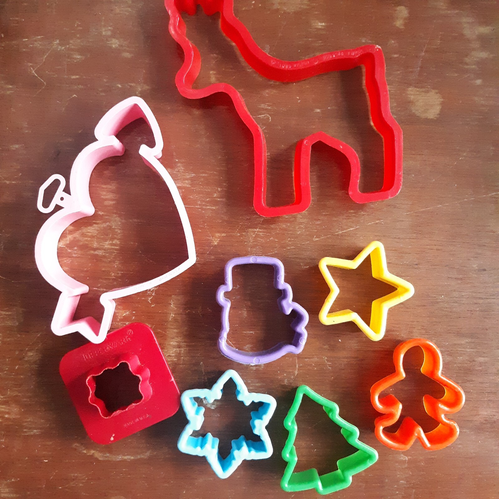 Lot of Cookie Cutters Assorted Shapes Sizes Plastic Tupperware, HMK ...