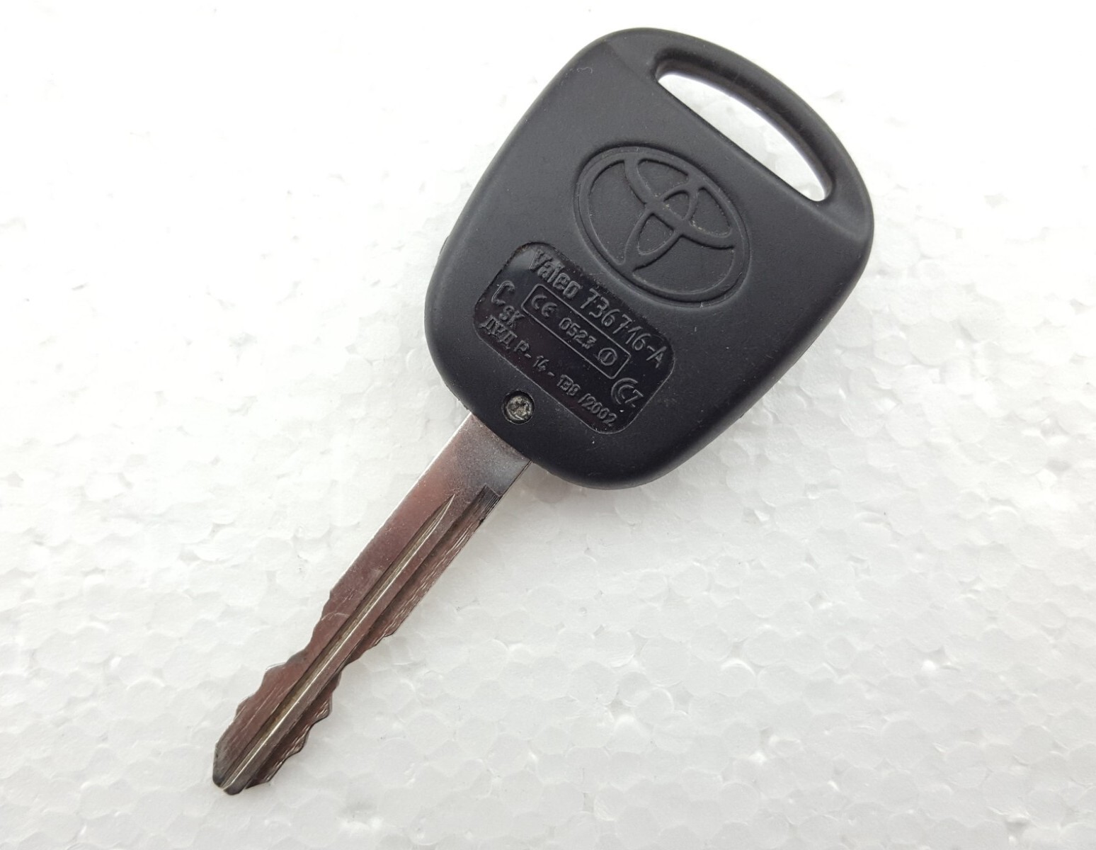TOYOTA COROLLA / YARIS 2 Button Remote Key Fob - Valeo 736716-A | eBay