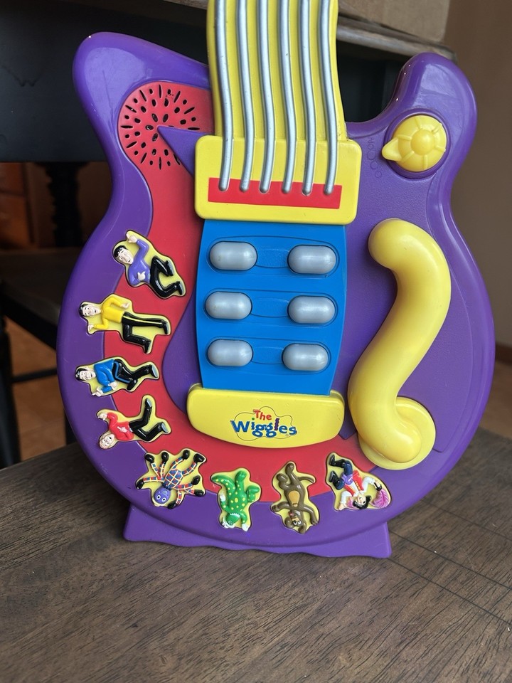 The Wiggles Wiggling Dancing Guitar Singing Instrument 2004 Spin Master ...