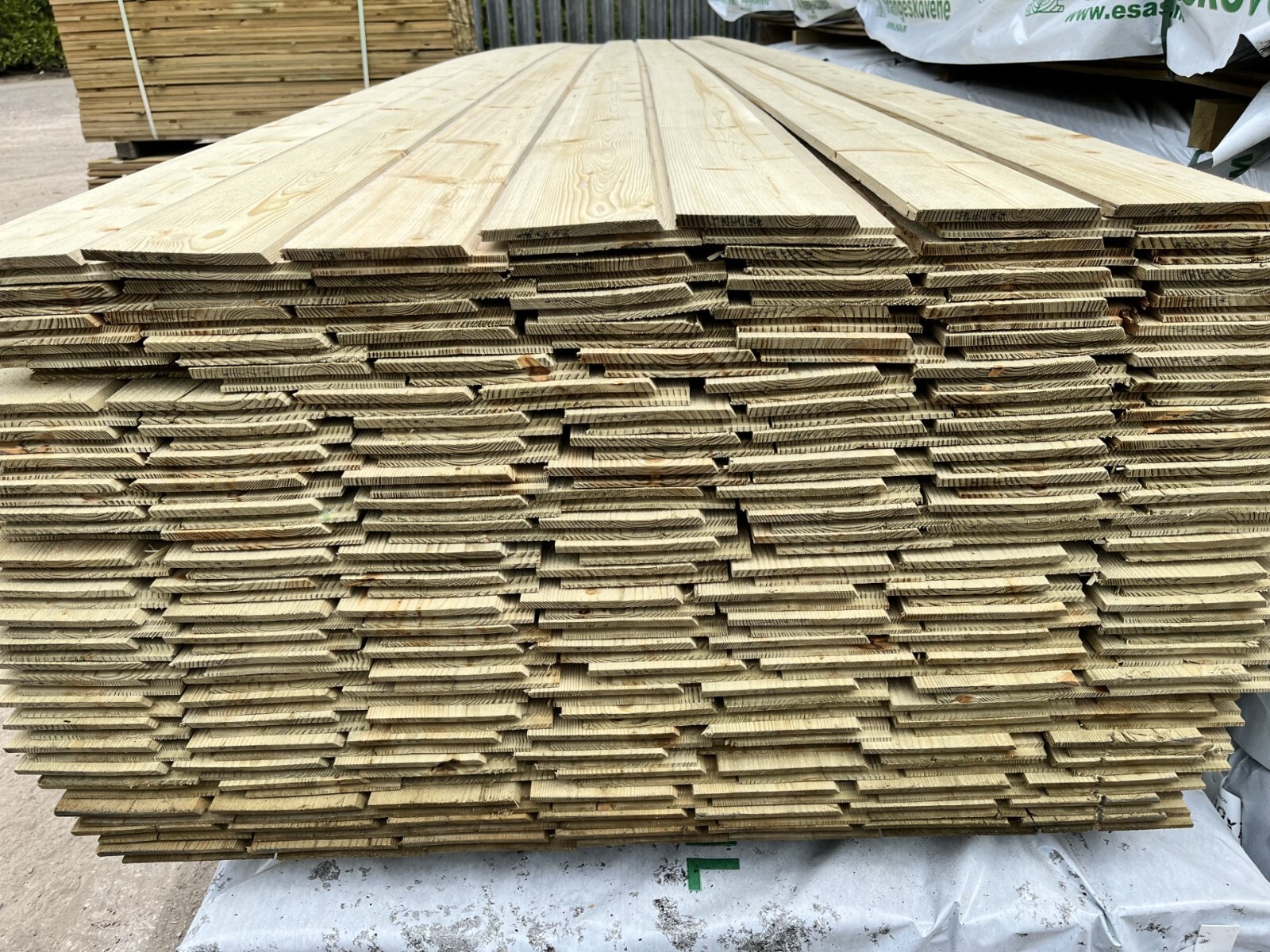 BEST SELLER 22x150 Swedish Overlap Shiplap Tanalised Timber Shed Wood ...