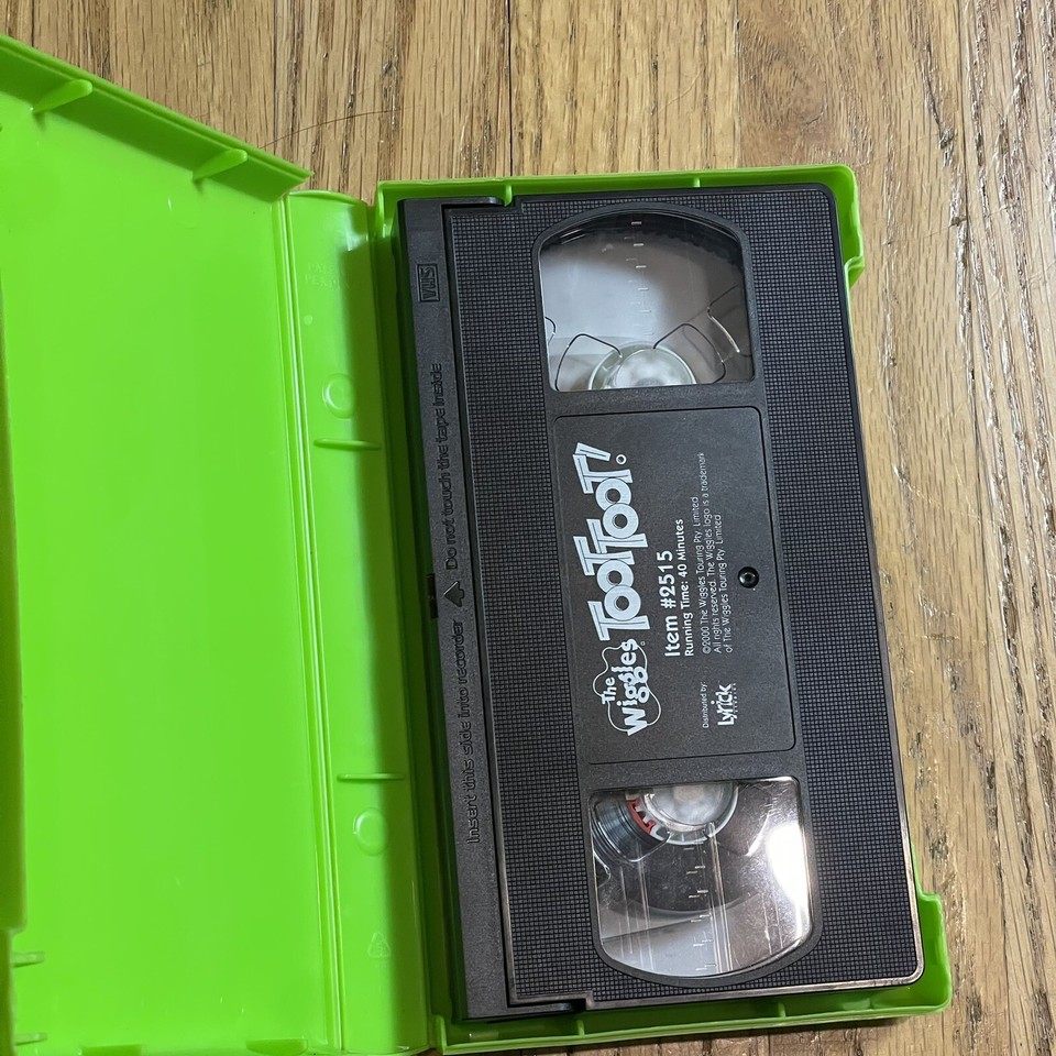 The Wiggles: Toot Toot VHS Video Movie Original Cast 18 Songs Greg ...