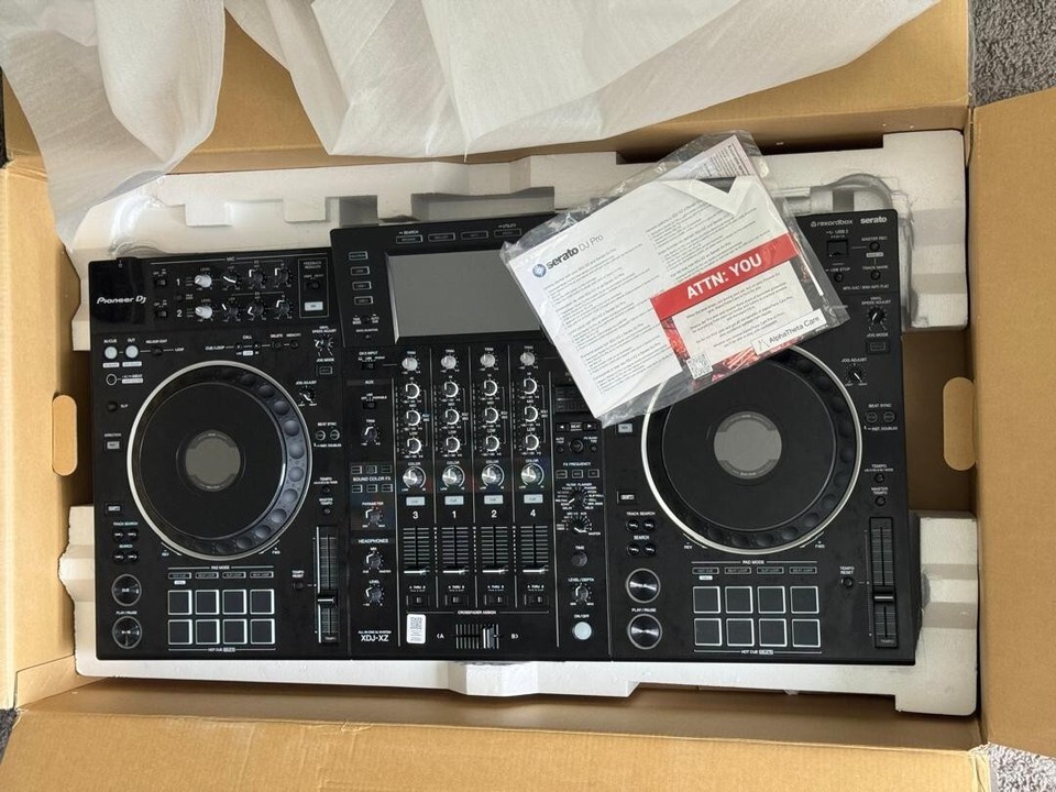 Pioneer XDJ-XZ Professional All-In-One rekordbox & Serato DJ System ...