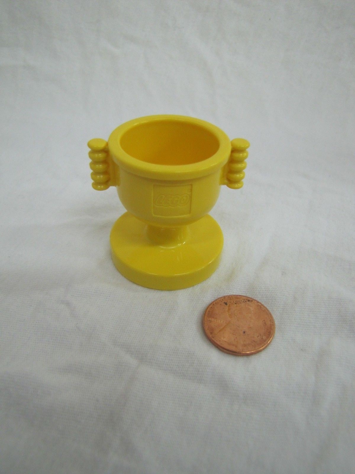 Lego Duplo Yellow Trophy Cup W/ Number 1 In Shield For Disney Cars ...