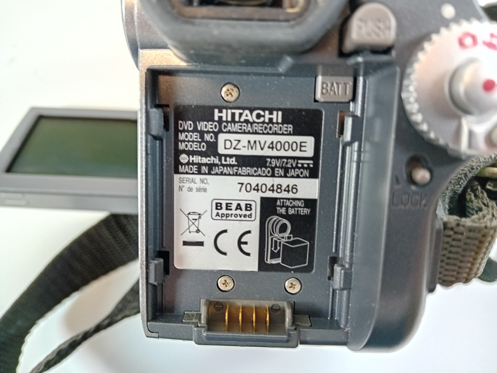 Silver Hitachi DVD Video CameraDZMV4000E and cable (Untested, Spare ...