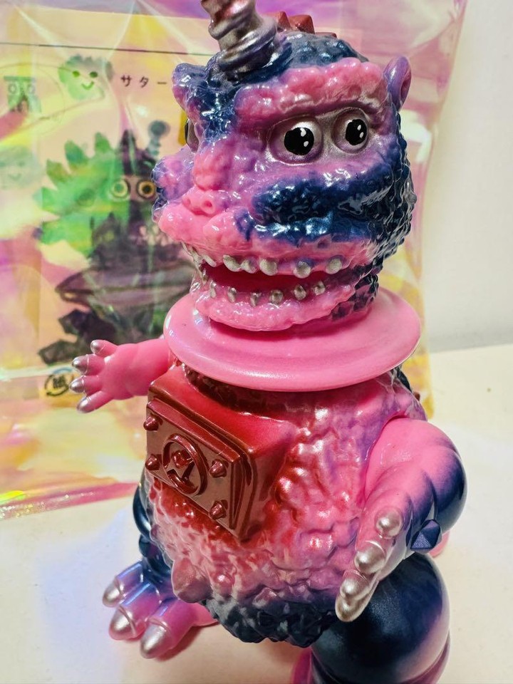 Saturn Monster Pink toom creative RAi SOFUBi Lysofubi | eBay