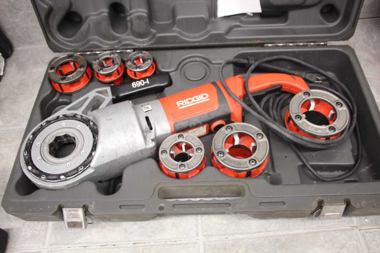 RIDGID 690-I Portable Pipe Thrding Machine, With Case | eBay