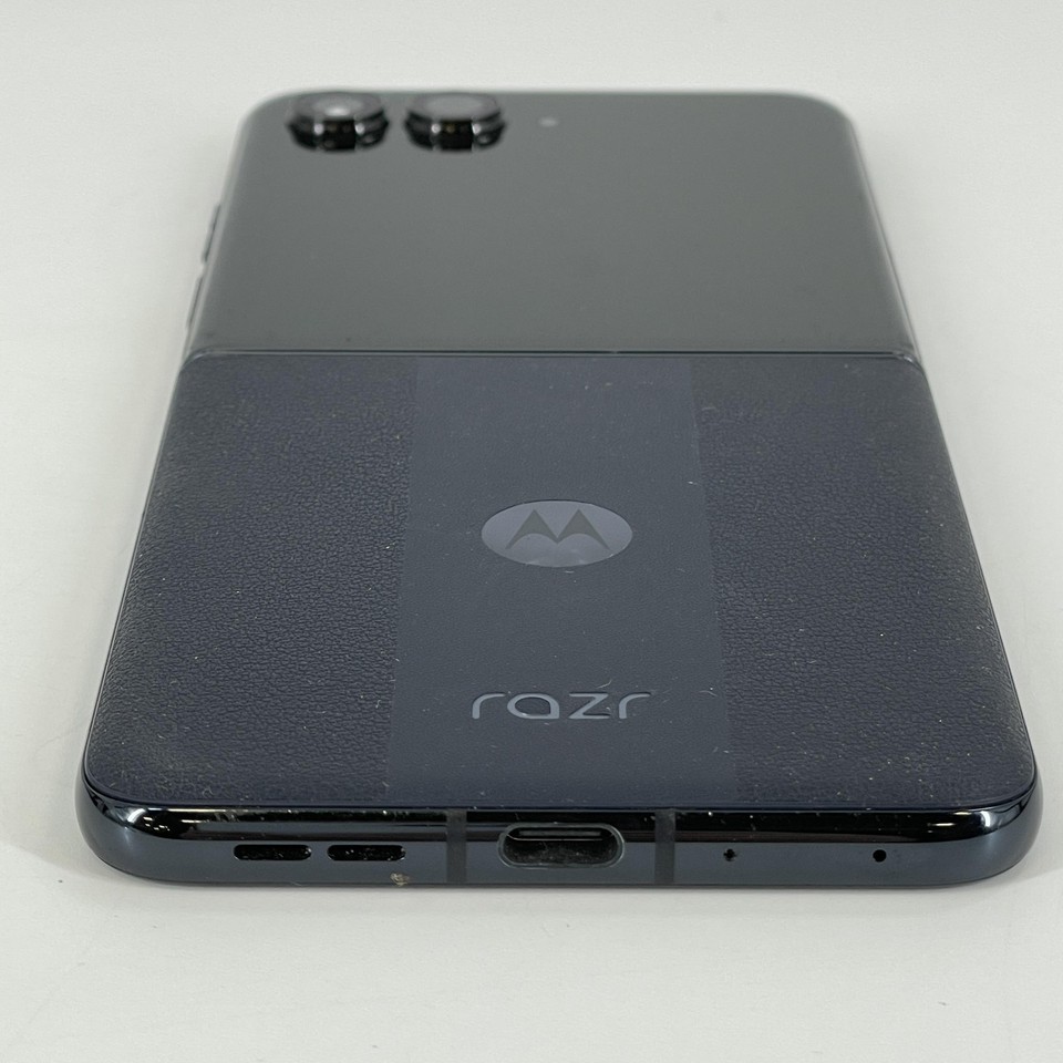 Motorola Razr Plus (2024) Midnight Blue 256GB Unlocked - Good Cond w ...