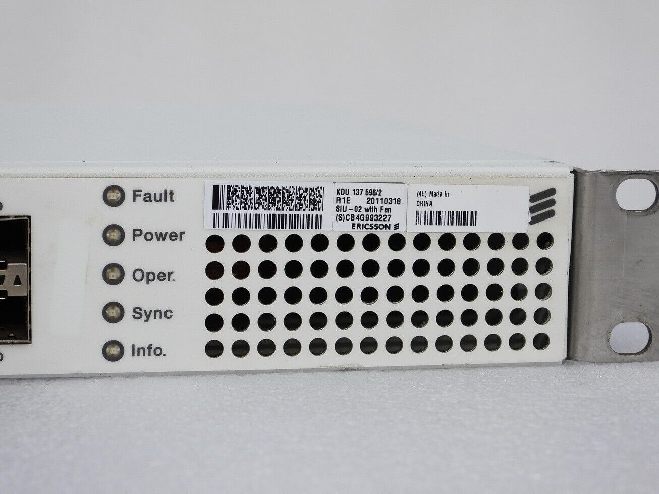 ERICSSON TYPE SIU-02 SITE INTEGRATION UNIT NETWORK SWITCH KDU 137 596/2 ...