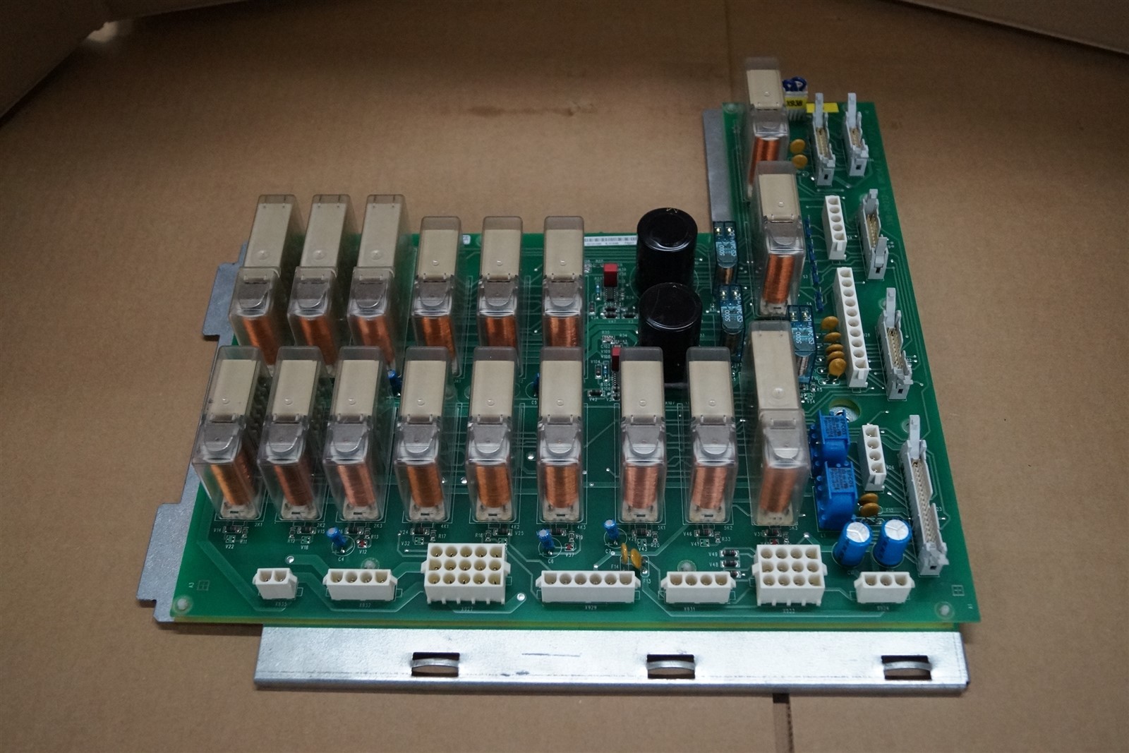 Kuka KRC1 FE207 Safety Relay Board 390-00212-0 TESTED | eBay