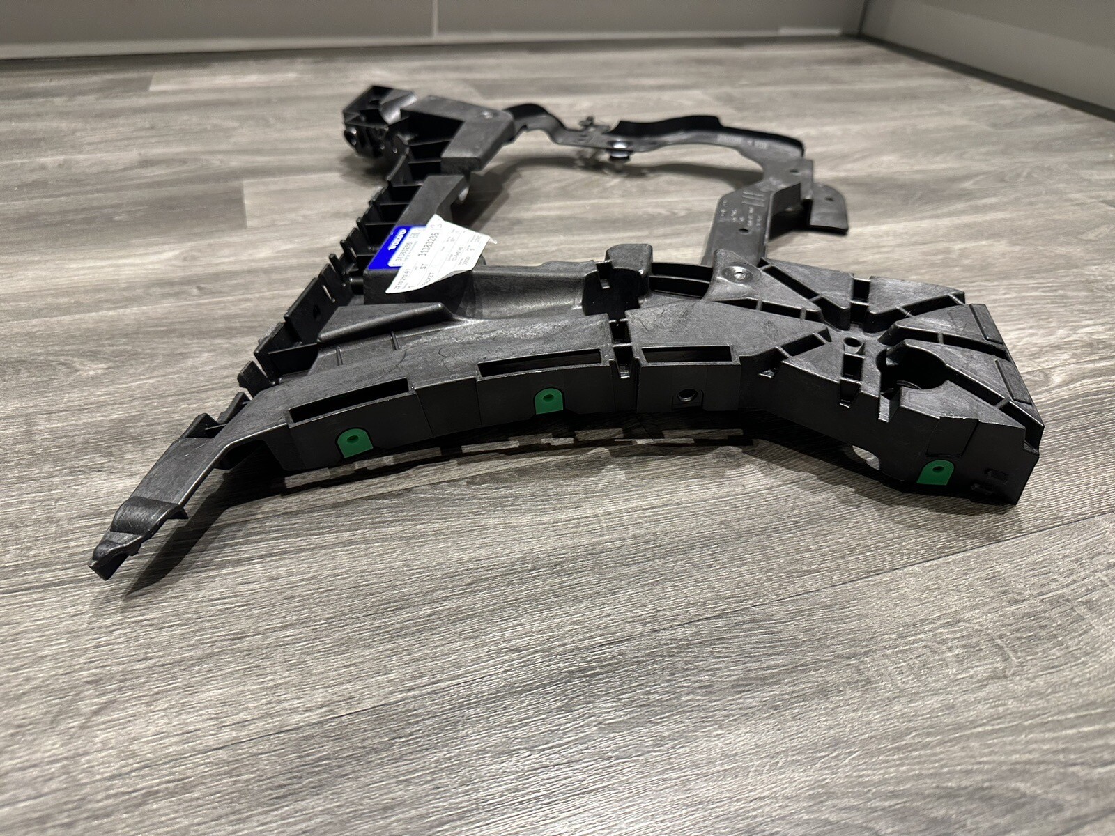 VOLVO V90 Cross Country MK2 Rear Left Bumper Bracket 31383286 GENUINE ...