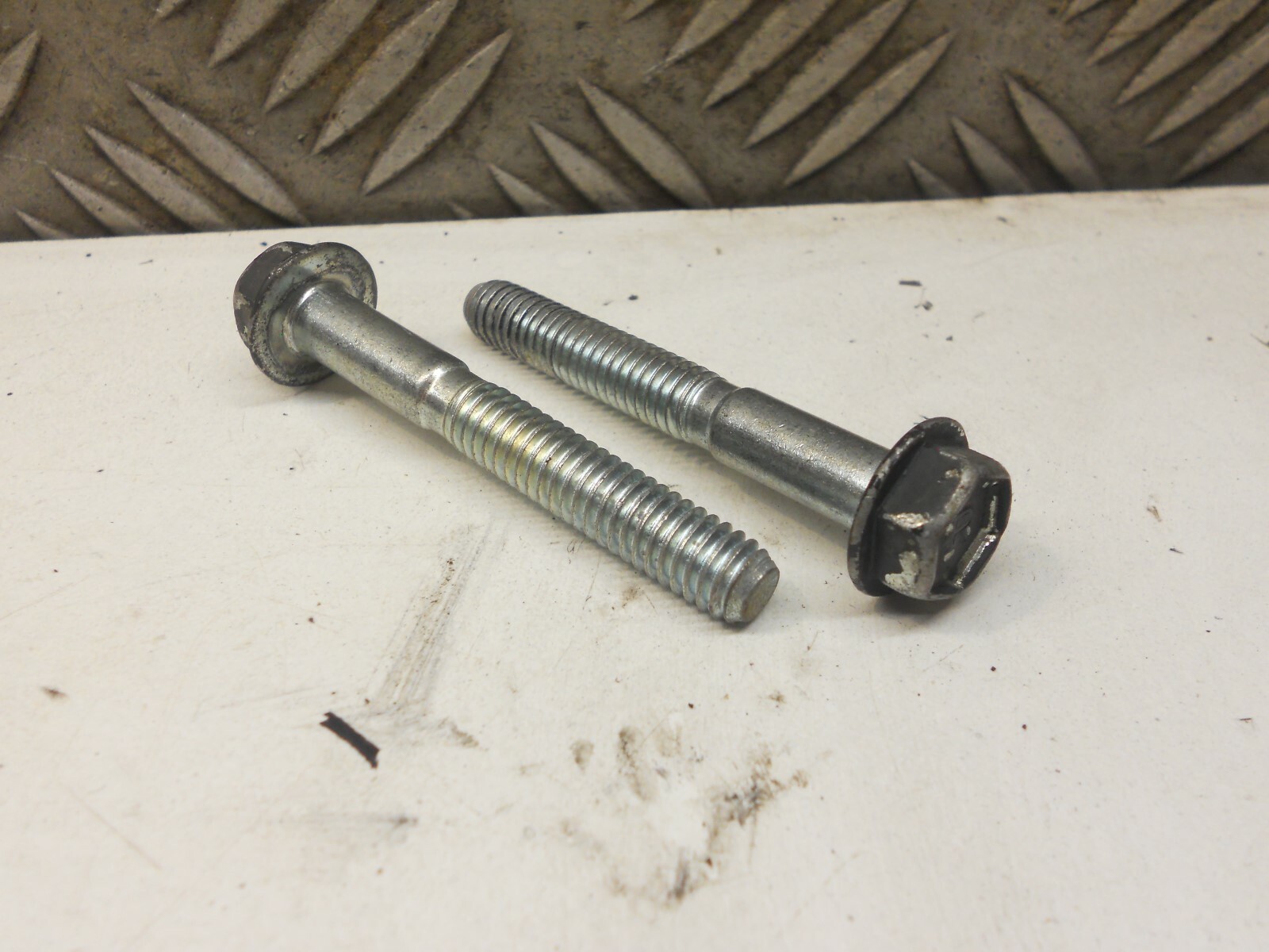 Quantum XM XL XLS XTL 50 mod. 12F802 - 2 vis de serrage de culasse ref ...