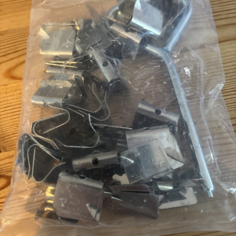 50 x Hall Type Clip Lead Flashing Fixing Clips Easy Fix Roof Repair 6mm ...