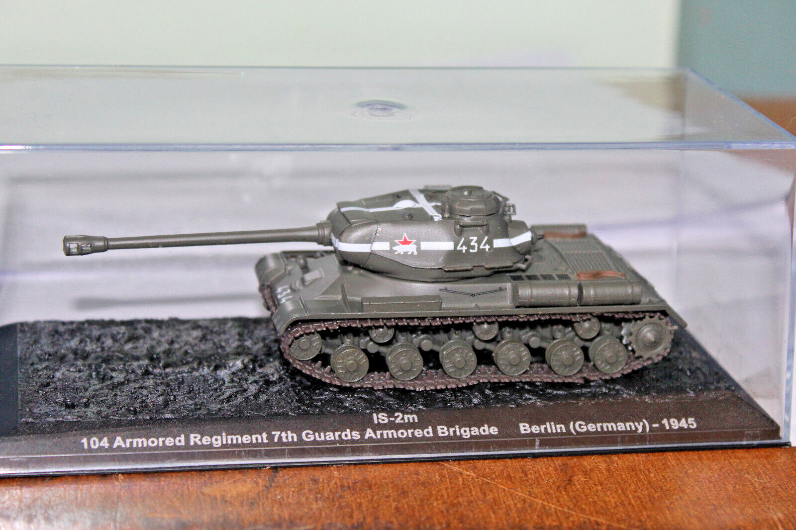 De AGOSTINI TANKS 1:72 IS-2m - 104 ARMORED REGIMENT GERMANY 1945 ...
