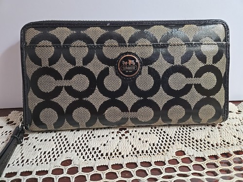 Coach Clutch Wallet Medallion Classic C Print Logo Brown Beige Zip ...