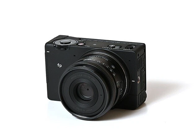 SIGMA fp 45mm F2.8 DG DN-