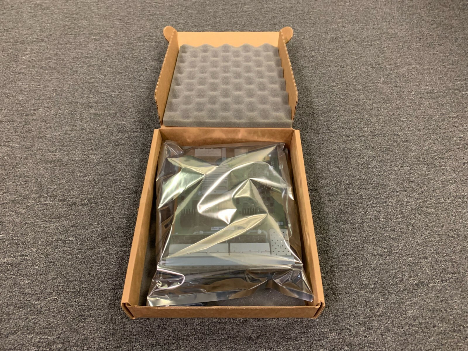 J9990A J9990-61001 HPE Aruba 20P PoE+/4P SFP+V3 ZL2 Module HPE Retail ...