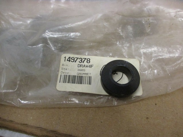 Caterpillar 3406E C-15 Valve Cover Bolt Grommets 1497378 for sale ...