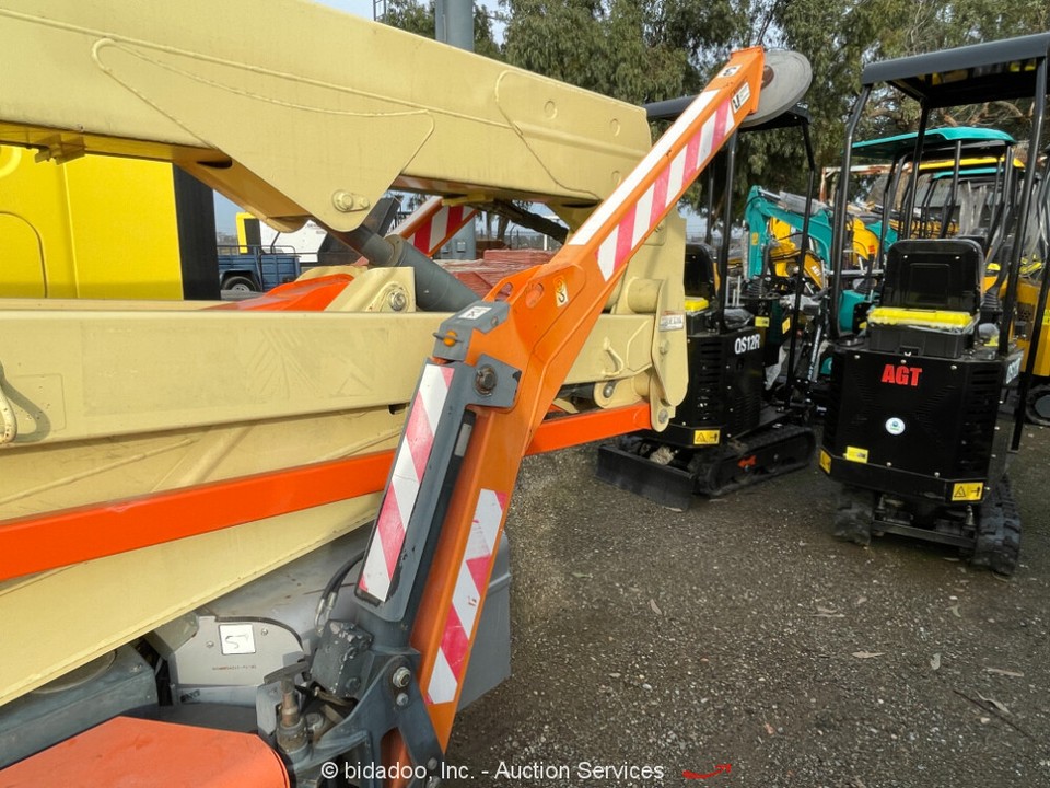 2012 JLG X700AJ 60' Electric Crawler Articulating Boom Lift Aerial ...