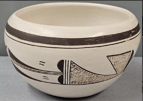 Vintage LORETTA NAVASIE HOPI FROG LADY Polychrome Pottery 5” X 3” | eBay