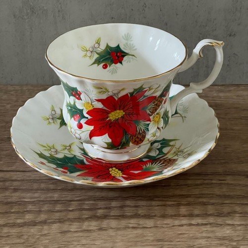 Royal Albert Yuletide Vintage Bone China Fluted Ribbed Tea Cup Saucer ...